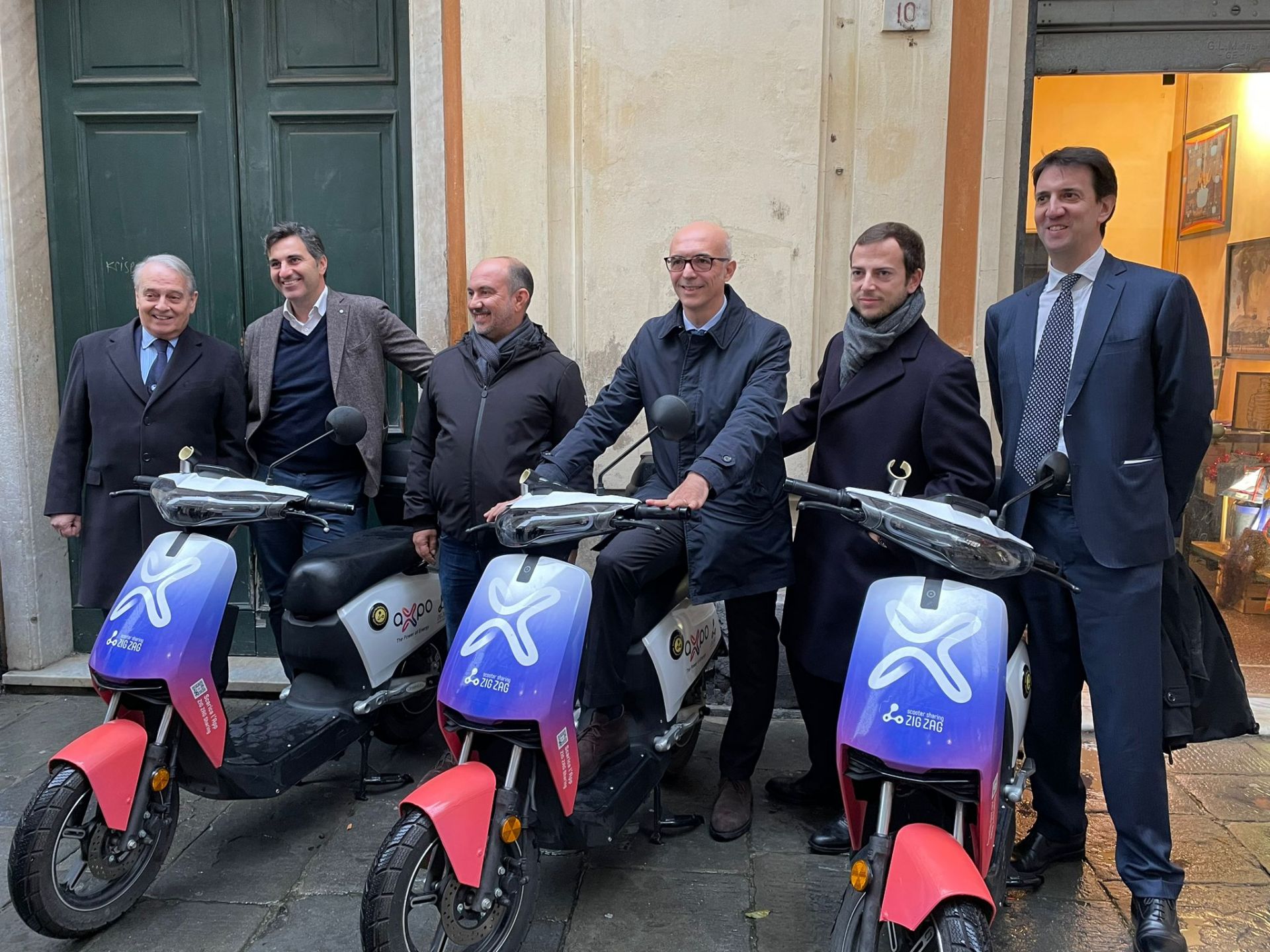 Genova, stop al servizio di scooter a noleggio. L'assessore Campora ...