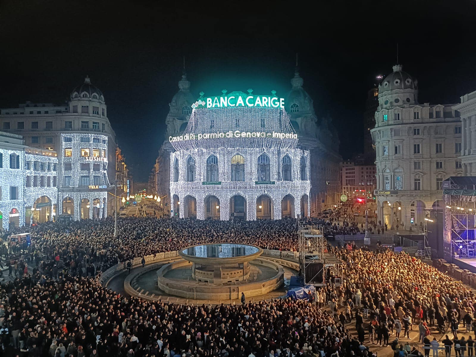 Genova celebra il capodanno 2025, il video della festa - Telenord.it